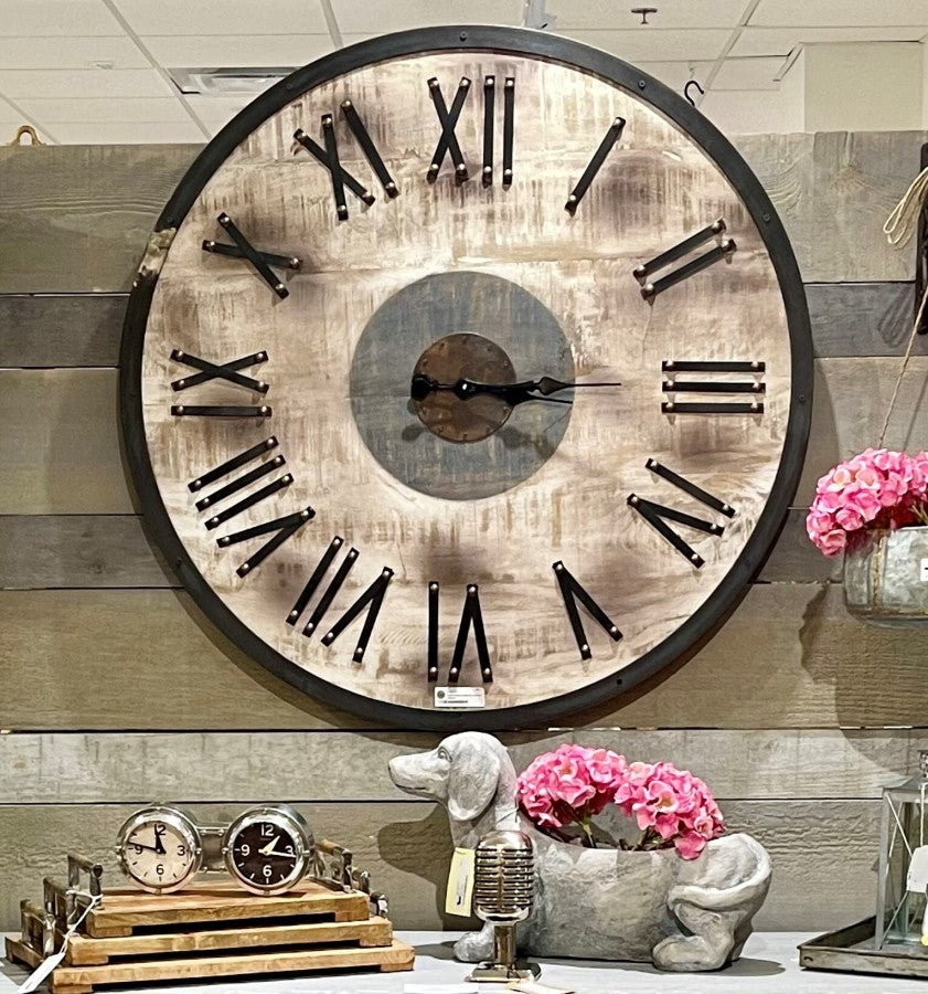 Distressed Wooden Clock – Vintage Love DC